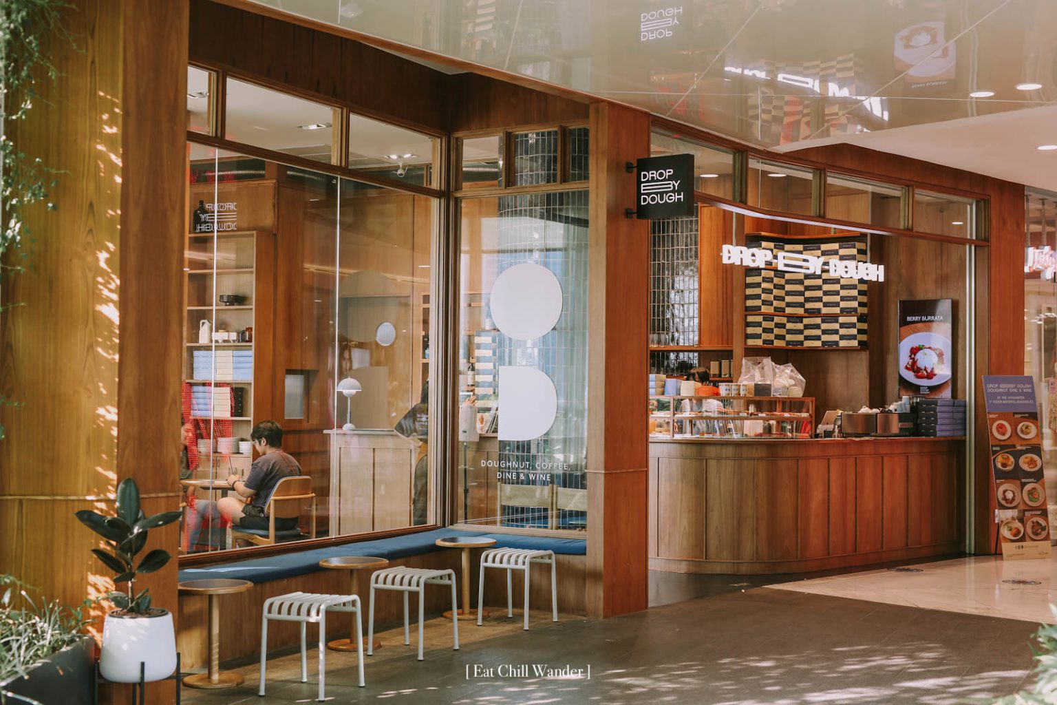 [รีวิว] DROP BY DOUGH สาขาเอ็มควาเทียร์ เมื่อร้านโดนัทชื่อดัง ไม่ได้มี ...