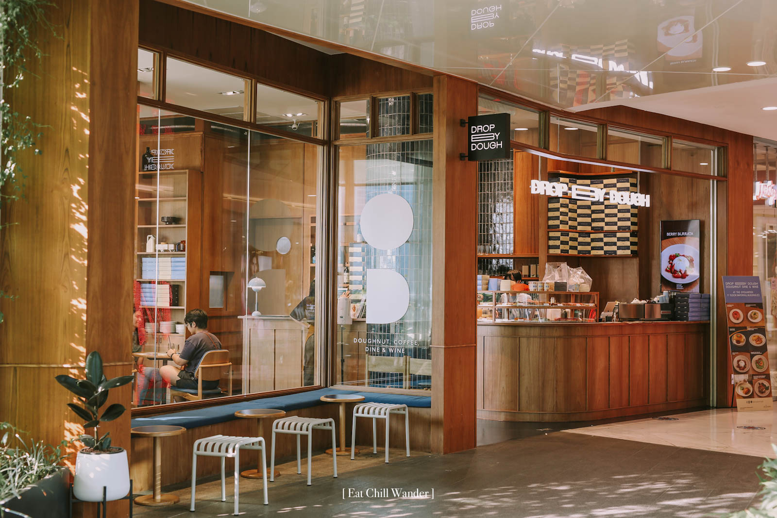 [รีวิว] DROP BY DOUGH สาขาเอ็มควาเทียร์ เมื่อร้านโดนัทชื่อดัง ไม่ได้มี ...